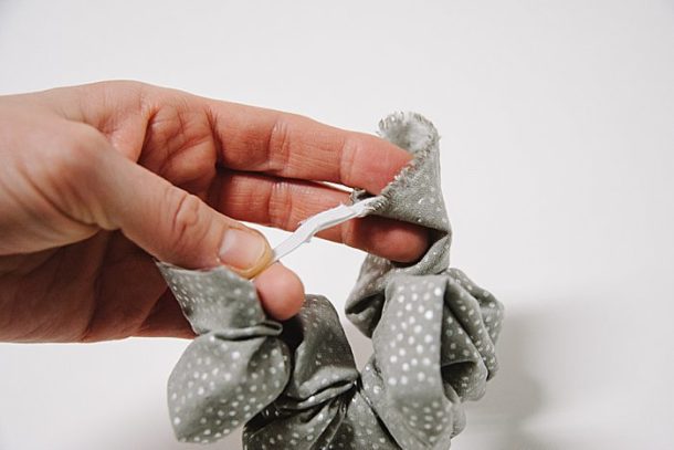 How to Make a DIY No Sew Scrunchie | Make a Scrunchie Without Sewing