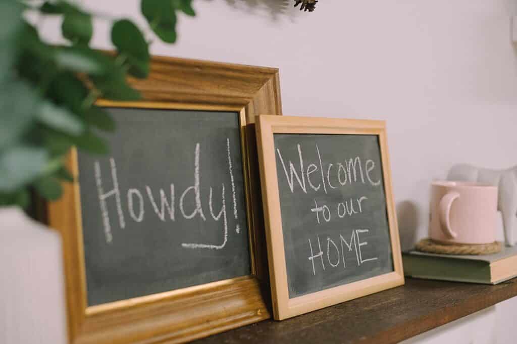 How to Make DIY Chalkboard Signs using Chalkboard Paint
