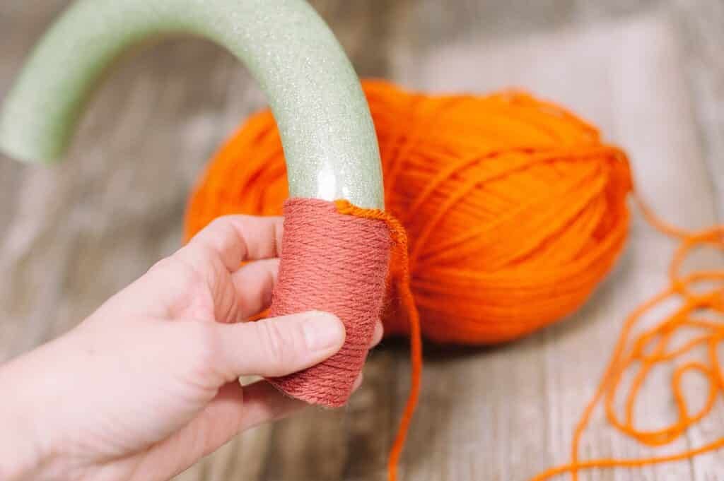 How to Make a Yarn Wrapped Rainbow