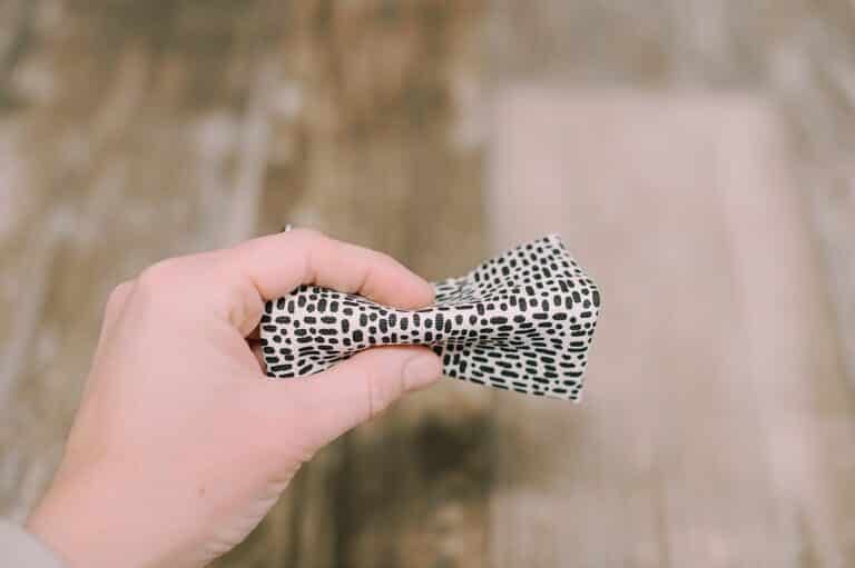 How to Make a Bow out of Fabric - Two Types of Bows