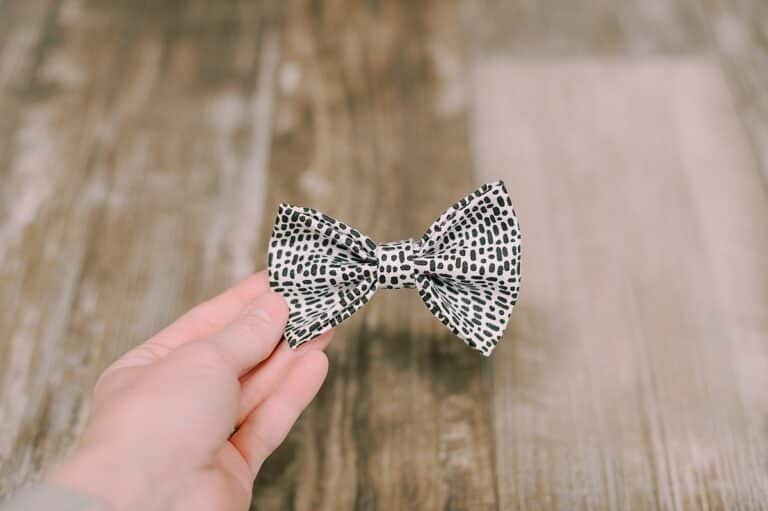 How to Make a Bow out of Fabric - Two Types of Bows