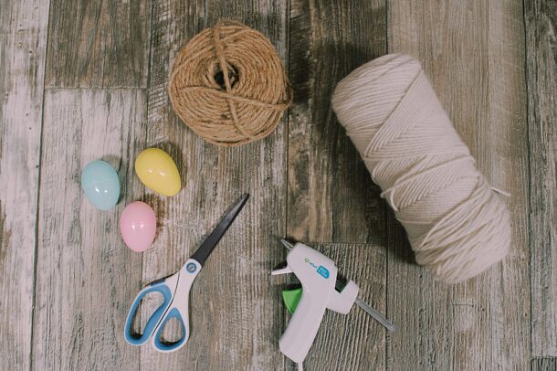 DIY Fall Acorns using Yarn-Wrapped Plastic Easter Eggs