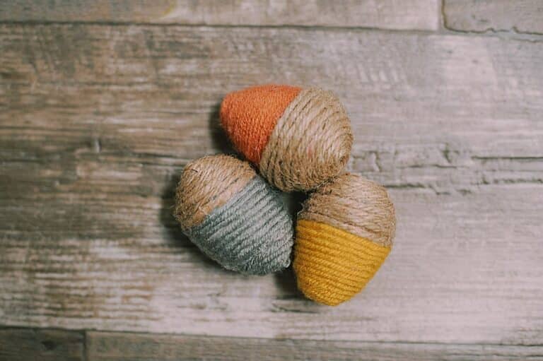 DIY Fall Acorns using Yarn-Wrapped Plastic Easter Eggs