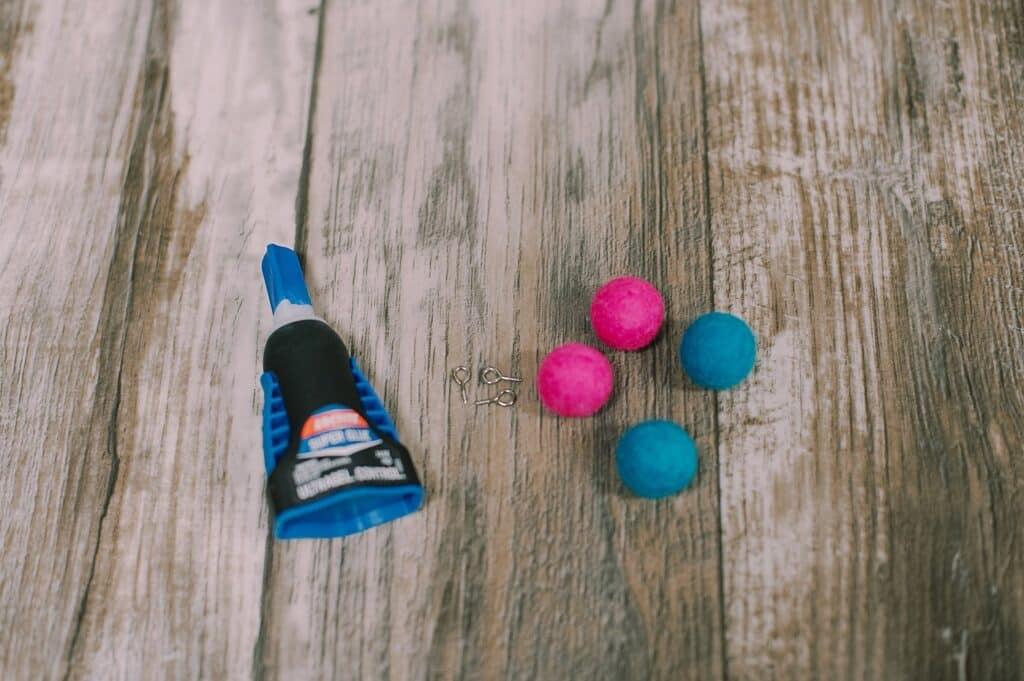 How to Make Felt Ball Earrings | Felt Ball Jewelry Ideas - Laura Radniecki