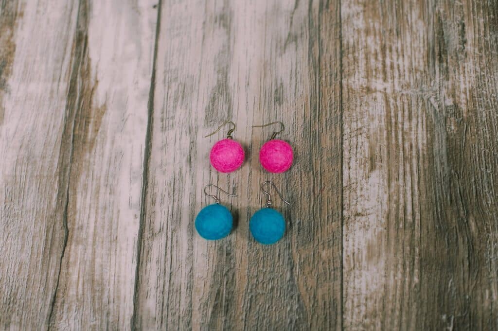 How to Make Felt Ball Earrings | Felt Ball Jewelry Ideas - Laura Radniecki