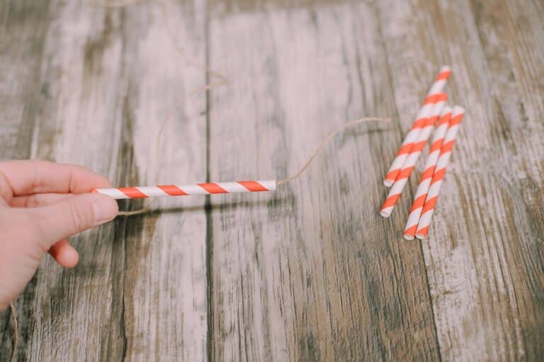 How to Make Drinking Straw Star Ornaments