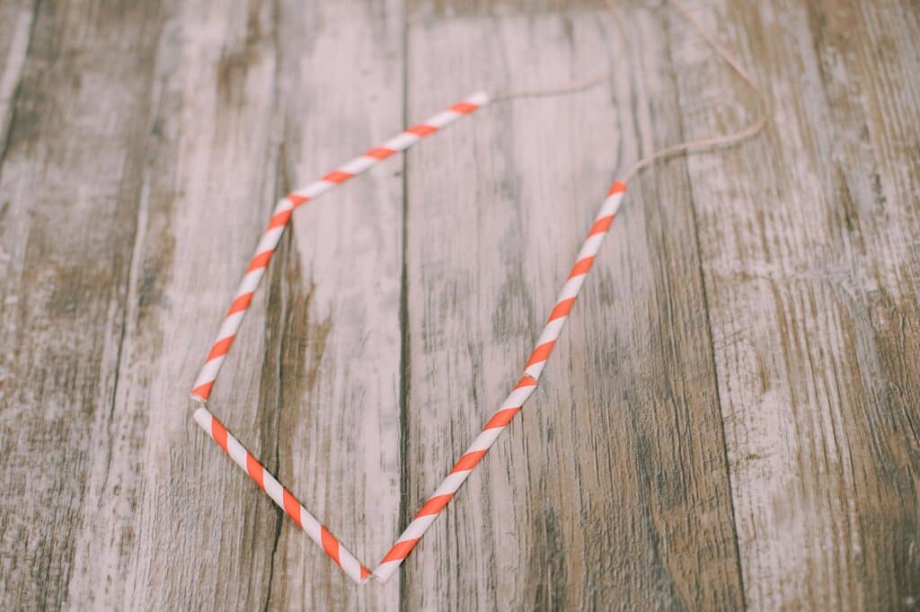 How to Make Drinking Straw Star Ornaments