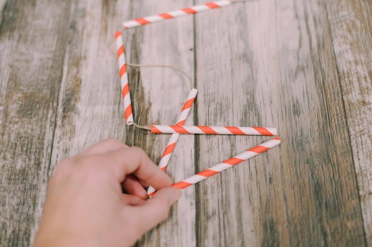 How to Make Drinking Straw Star Ornaments
