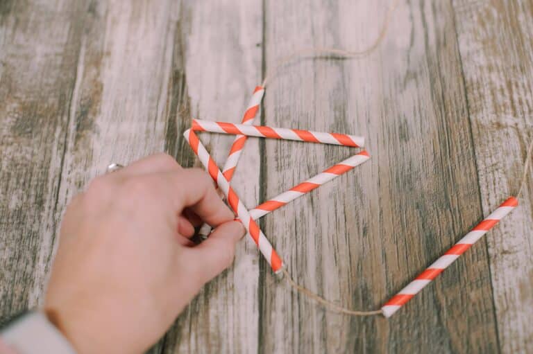 How to Make Drinking Straw Star Ornaments