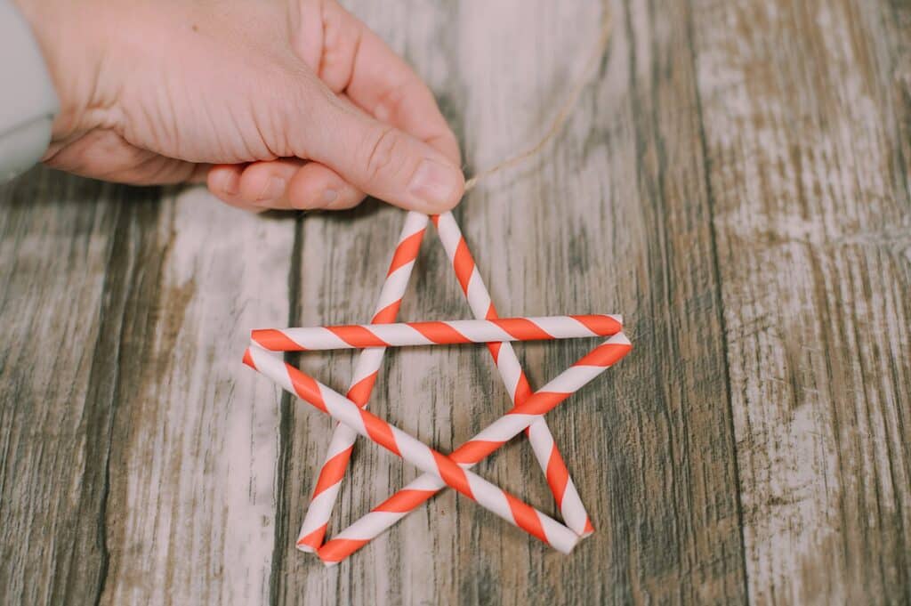 How to Make Drinking Straw Star Ornaments