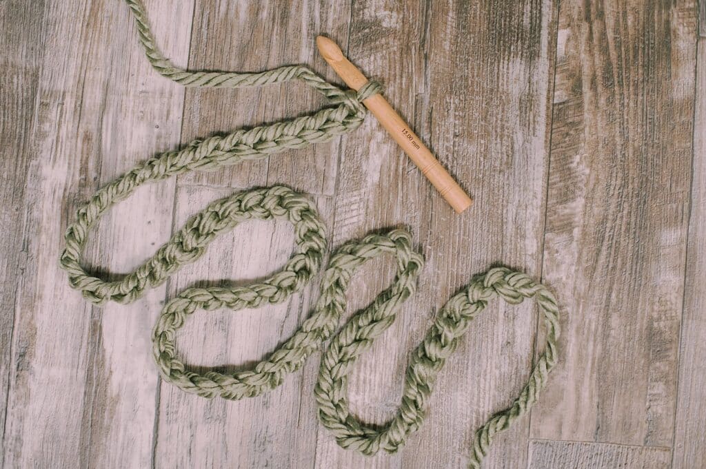 How to Make a DIY Chain Stitch Garland with Chunky Yarn
