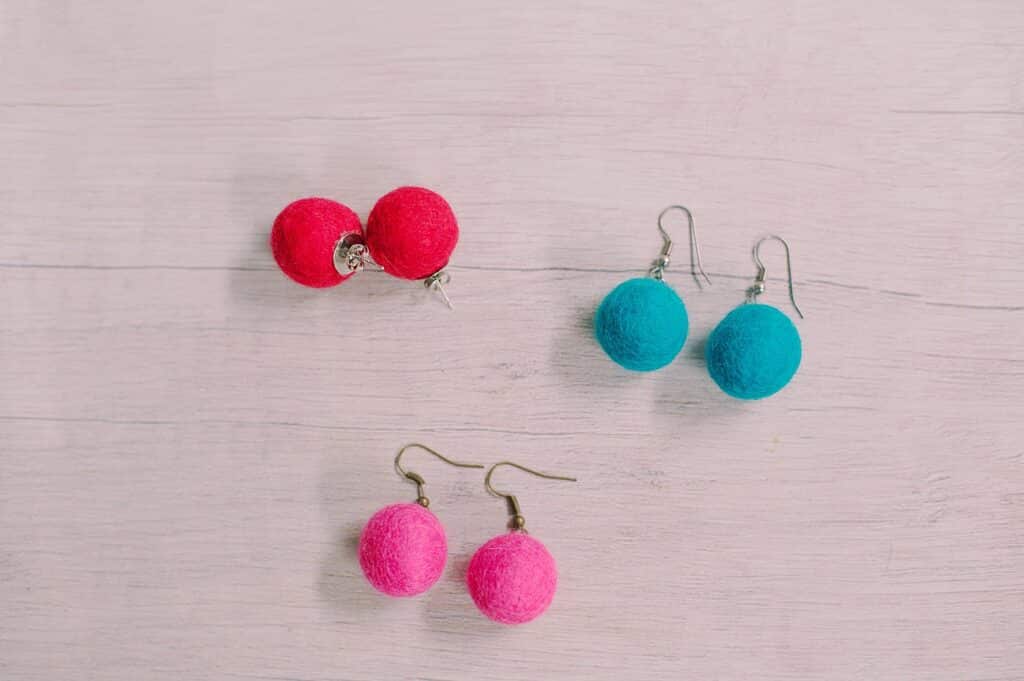 How to Make Felt Ball Earrings | Felt Ball Jewelry Ideas - Laura Radniecki