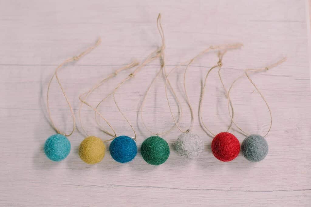 How to Make Felt Ball Ornaments for the Christmas Tree