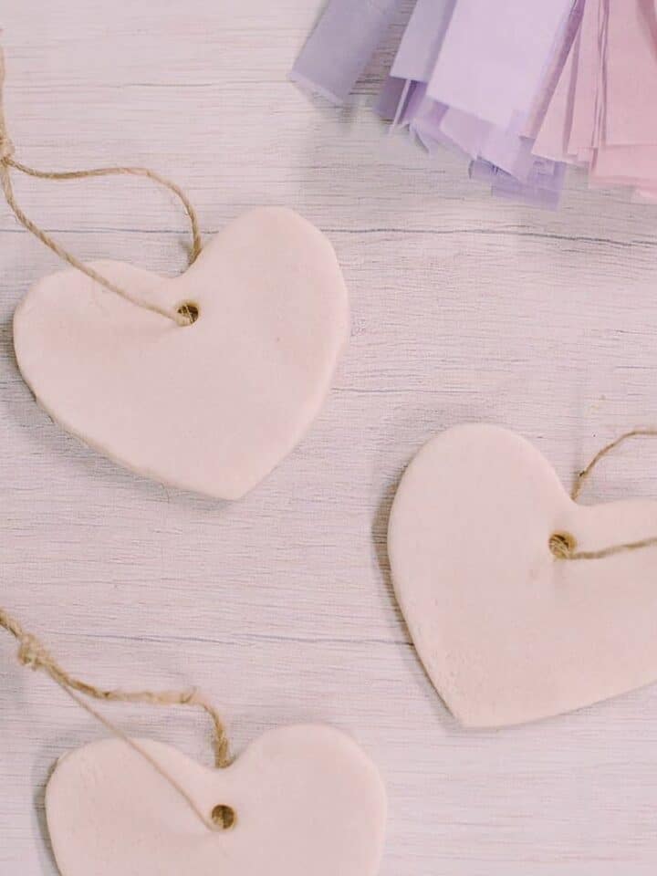 How to Make Yarn Wrapped Hearts | DIY Yarn Hearts - Laura Radniecki